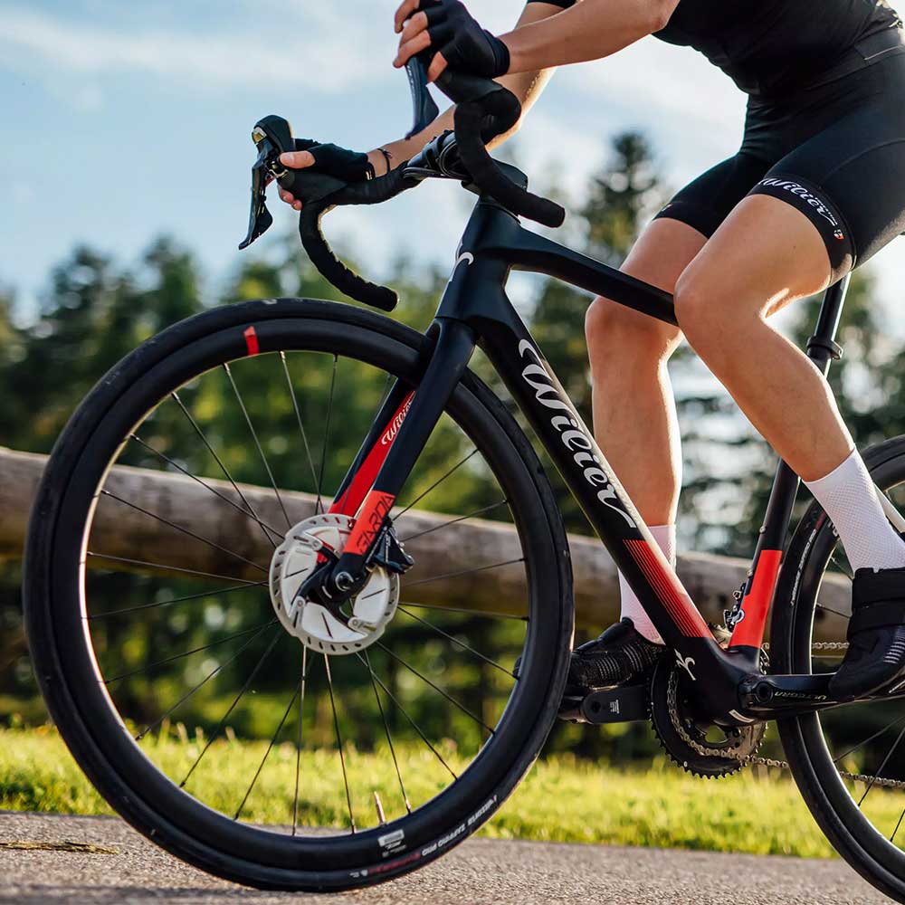 Cestno kolo Wilier Garda Disk - Shimano 105 R7100 | CIKLO SPORT